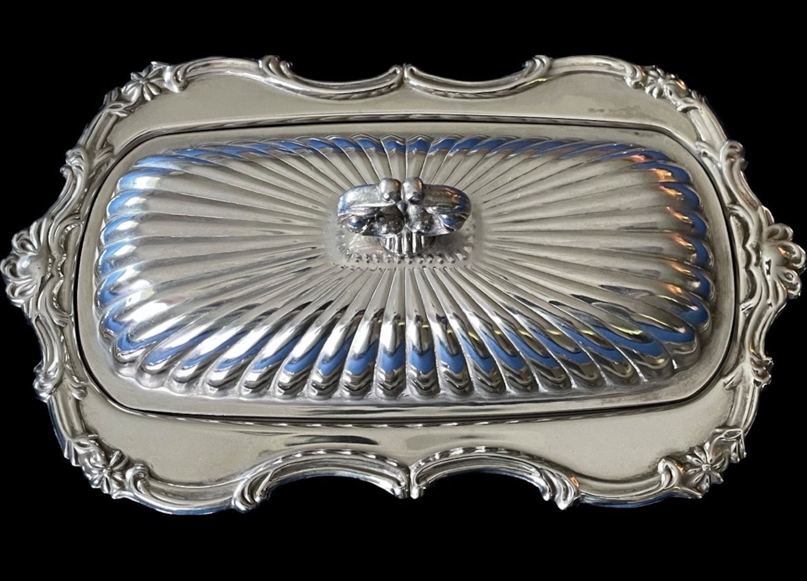 Amazing Elegant Vintage Silver Plate RIBBED Cover & WAVED FLORAL Edged ...
