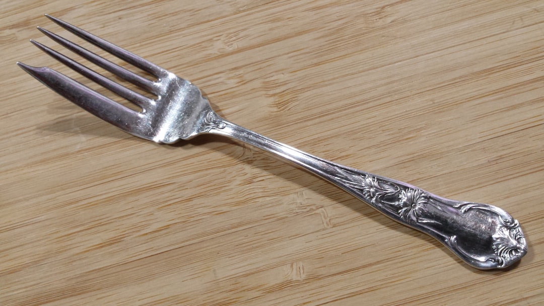 Antique Collectible Simpson Hall Co Silver 1910 CARNATION Salad/dessert ...