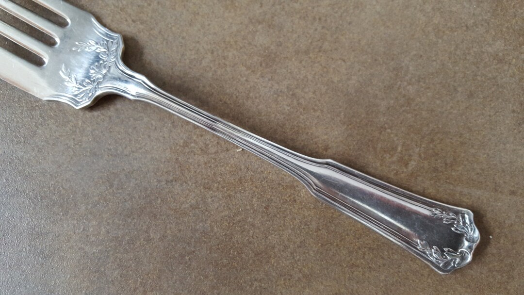 Antique 1835 R WALLACE 1910 LAUREL Buffet/cold Meat Serving Fork 8 1/2 ...