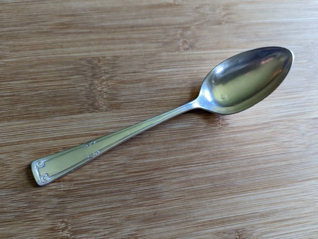 Antique YOUREX/ASSOCIATED Silver 1918 VICTORY Dessert/oval Soup Spoon 6 ...