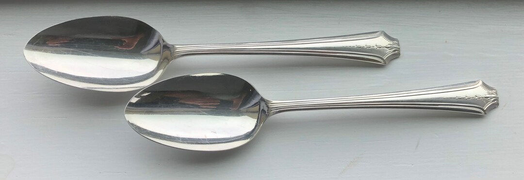 Antique KNICKERBOCKER Plate 1934 KNICKERBOCKER Tablespoon/serving Spoon ...