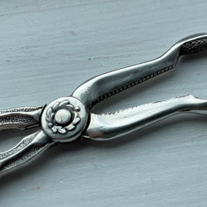 Gorgeous Elegant Vintage GRAPE VINE Small Silver Plate Repousse Ornate ...