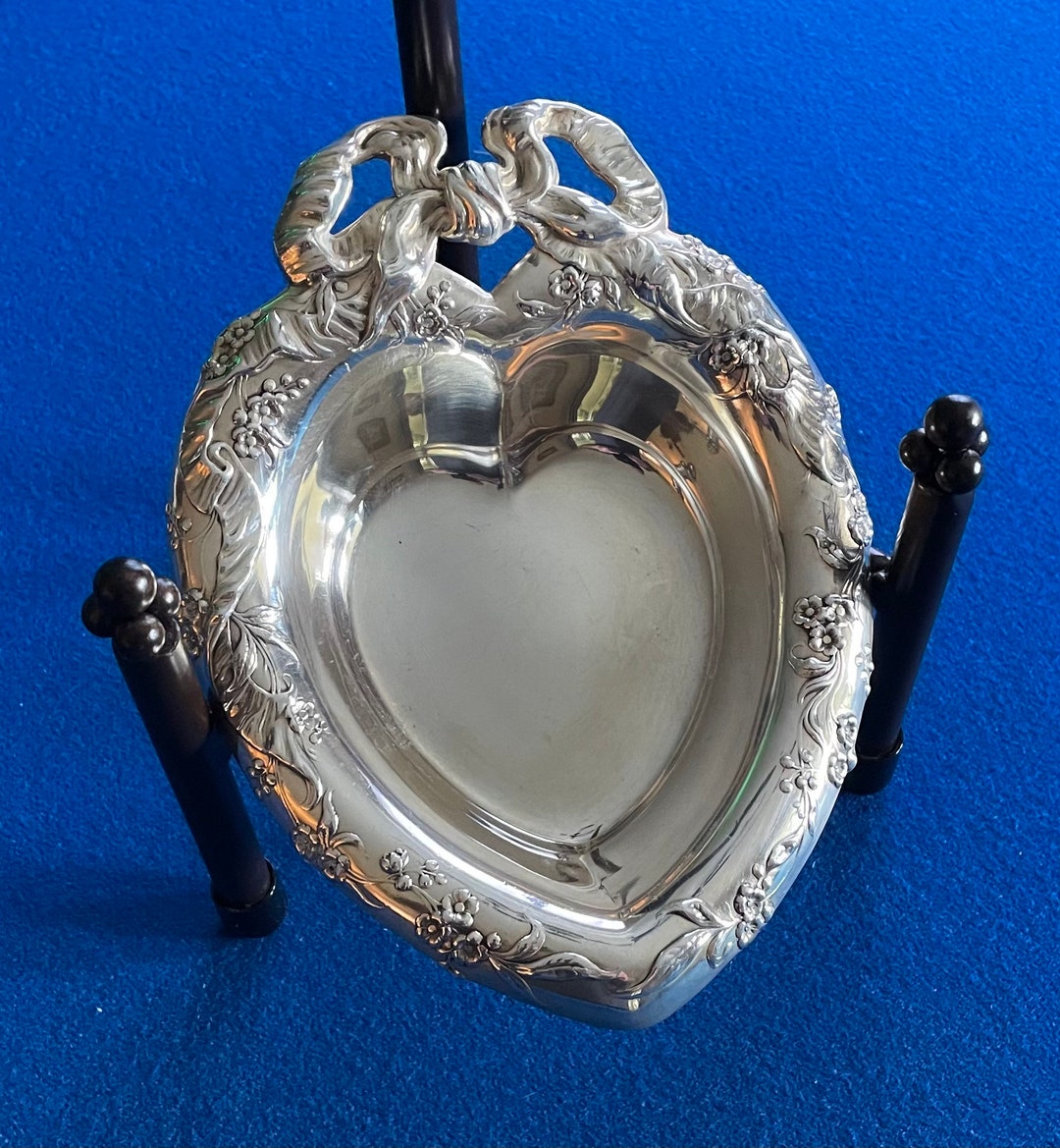 GORGEOUS Vintage REED & BARTON Heart Shaped Floral Repousse Candy/bon ...