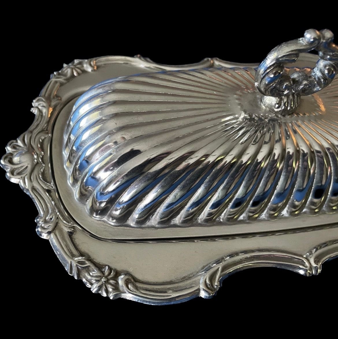 Amazing Elegant Vintage Silver Plate RIBBED Cover & WAVED FLORAL Edged ...