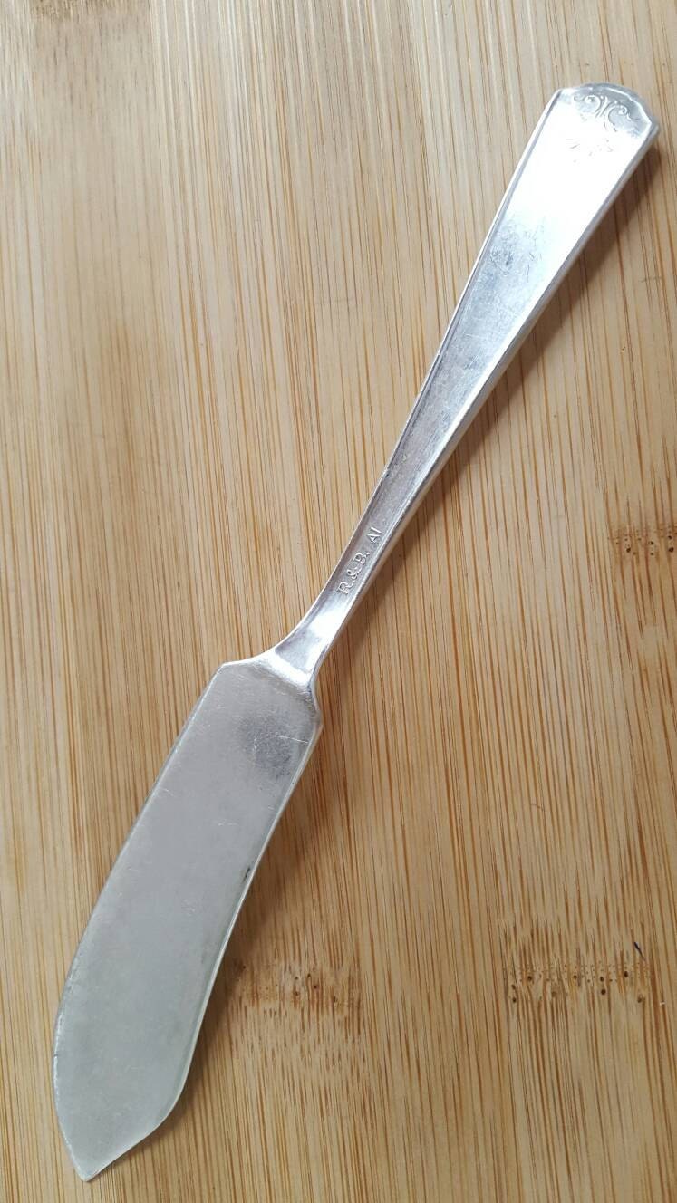 Antique R & B Silver Plate 1926 LYRIC Flat Handle Master Butter Knife 6 ...