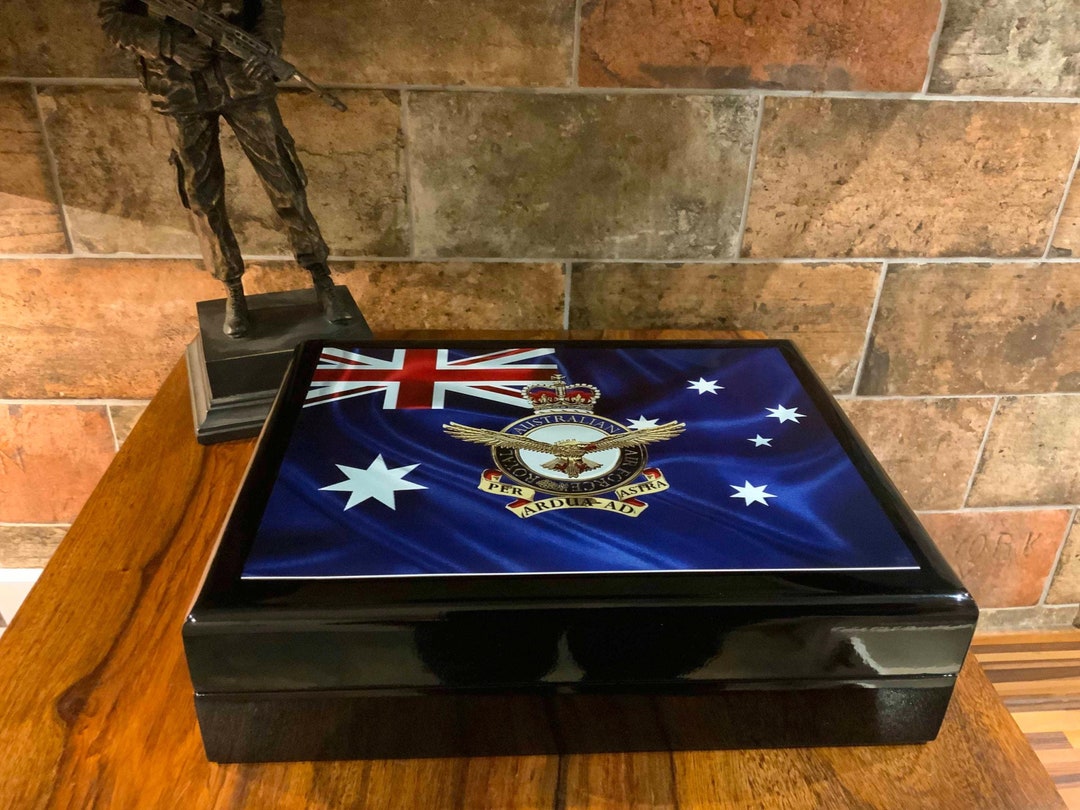 Australian Air Force, Premium Military Medals and Memorabilia Box ...