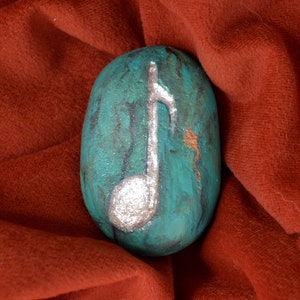 Musical Note Token Stone, Symbol of Sound Art, Hand Carved Gift, Hand ...