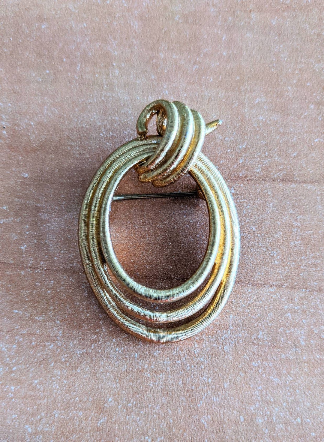 Vintage firmado MONET Gold Tone Oval Swirl Pin Brooch - Etsy España