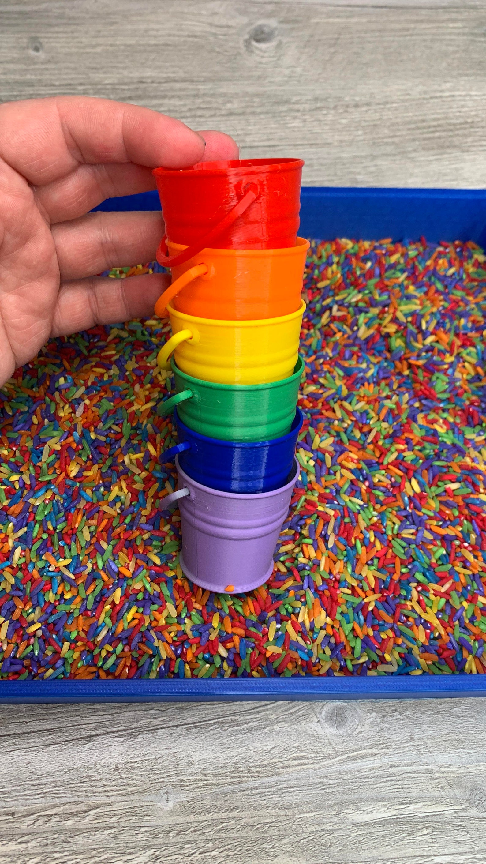 Rainbow Bucket Sensory Play Scoop Fill Pour Set, Color Sorting Set ...