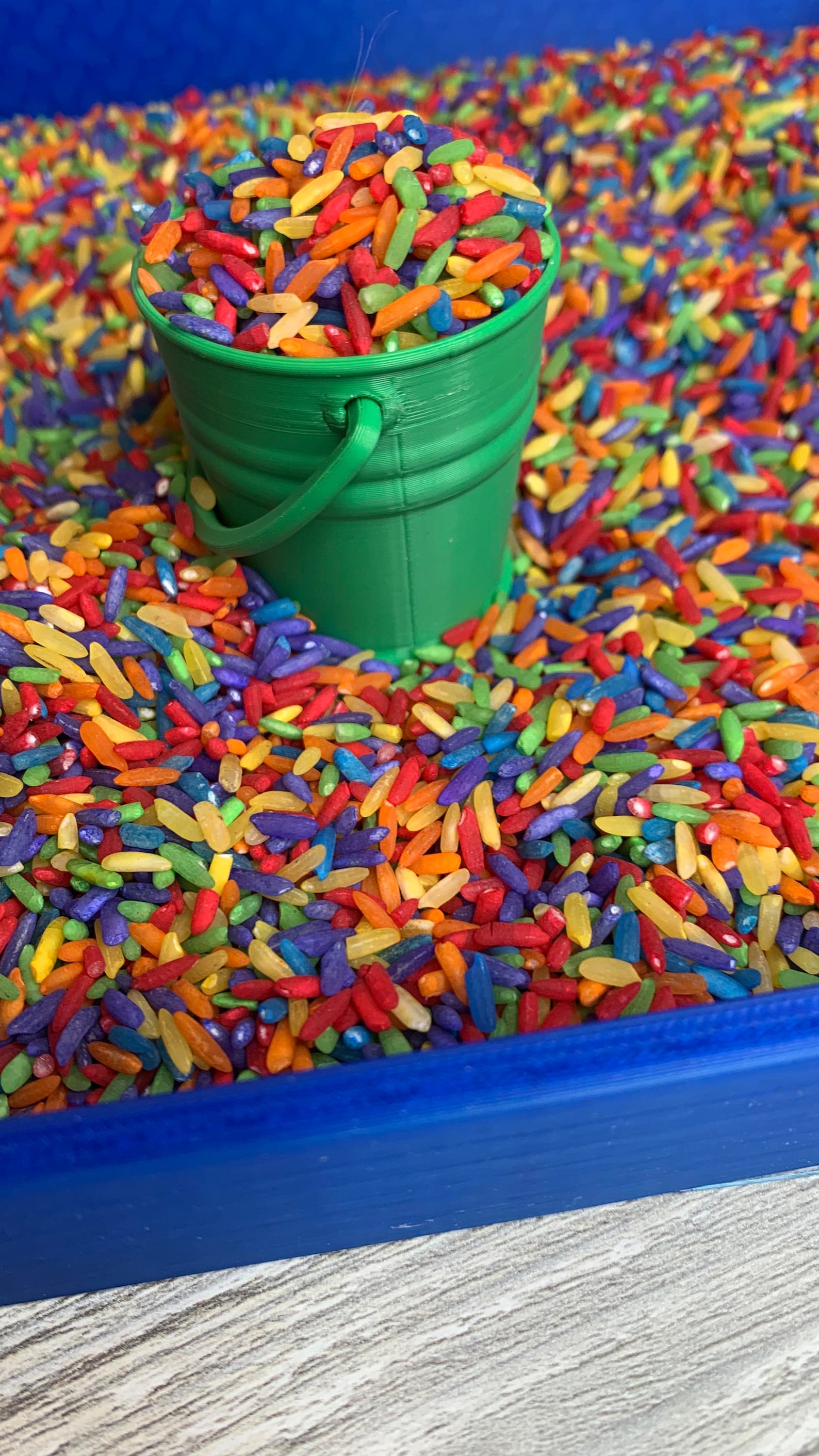 Rainbow Bucket Sensory Play Scoop Fill Pour Set, Color Sorting Set ...