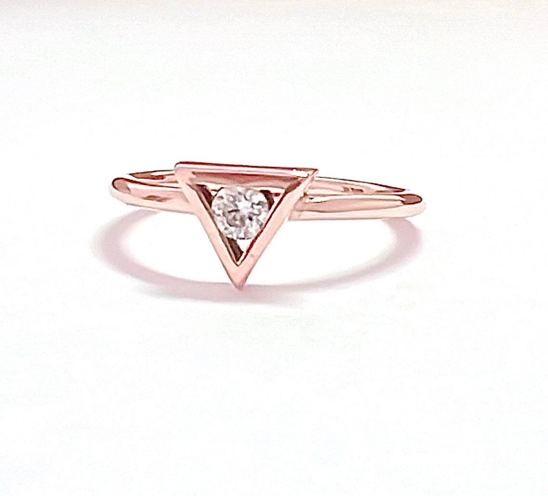 8k Gold Triangle Ring-dcolor VVS1 Clarity Moissanite Triangle Ring-gold ...