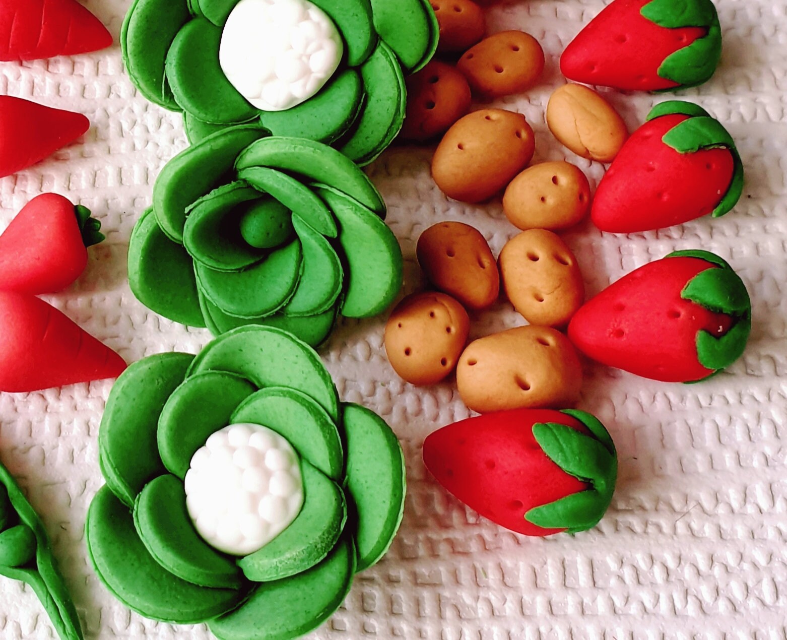 Peter Rabbit and Vegetables Theme Sugar Decorations for Cake/cupcake ...