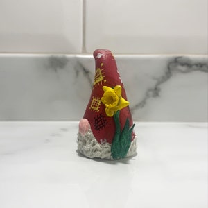 Little Welsh Blanket Daffodil Gnome Bach - Etsy UK