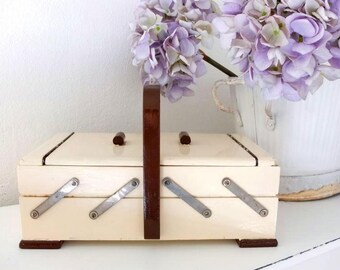 Vintage sewing box | Etsy