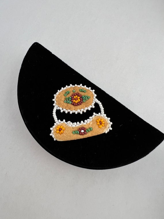 Handmade Native American Pin Leather Canoe and Seedbe… - Gem