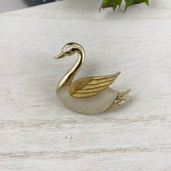 Vintage Swan Brooch - Etsy