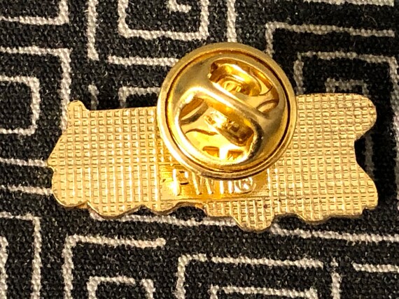 Fire Engine Shaped Enamel Pin - Fire Truck pin - Fire… - Gem