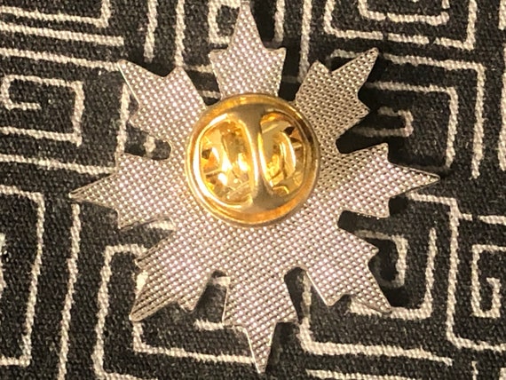 Ninja Star Enamel Pin - Yin Yang pin - Shuriken - Mar… - Gem