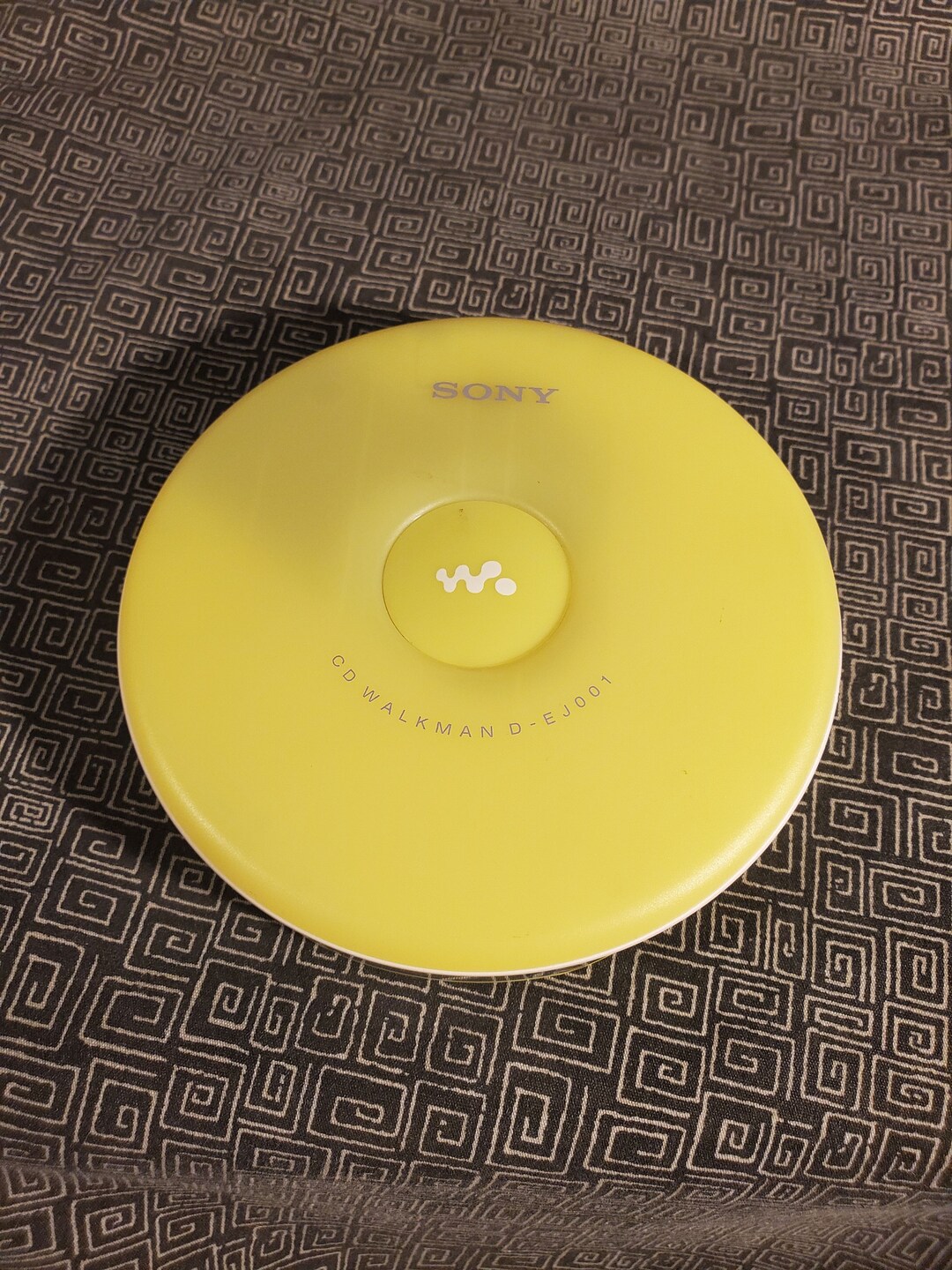 Sony Discman Yellow Portable CD Player D-EJ001 Bass Boost Clean and ...