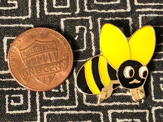 BUMBLE BEE Enamel Pin - Garden - Honey bee - Collecti… - Gem