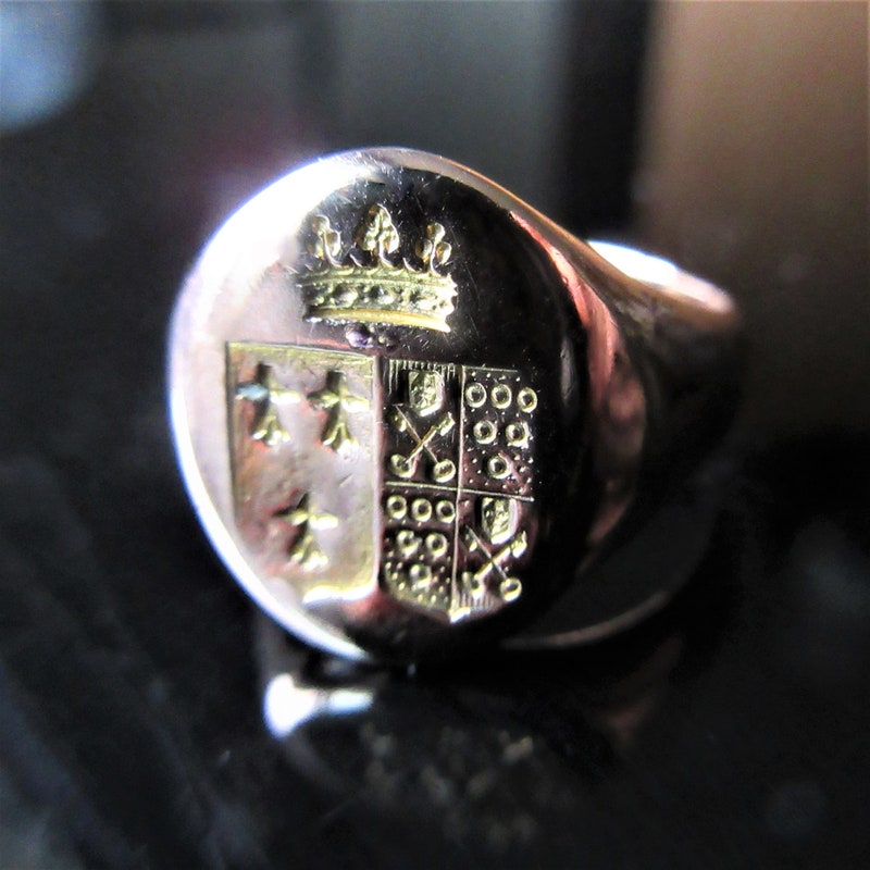 Crest Ring Platinum - Etsy