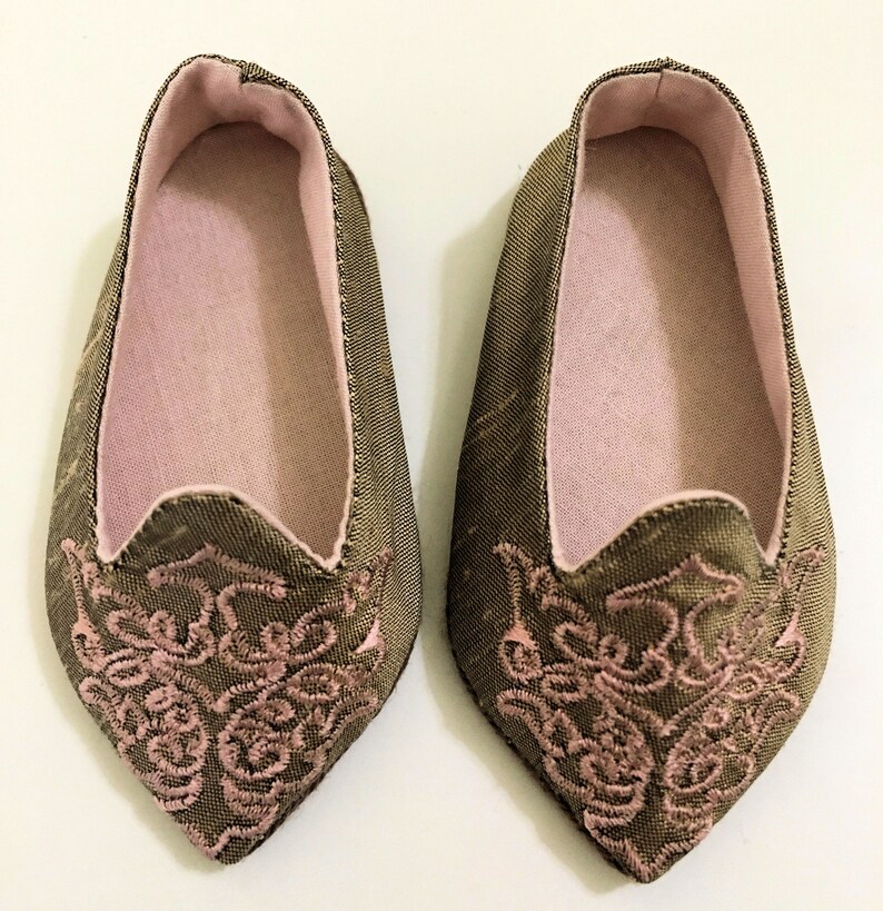 Embroidery Design for a Pointed Toe Slipper to Fit 18" Dolls - Etsy