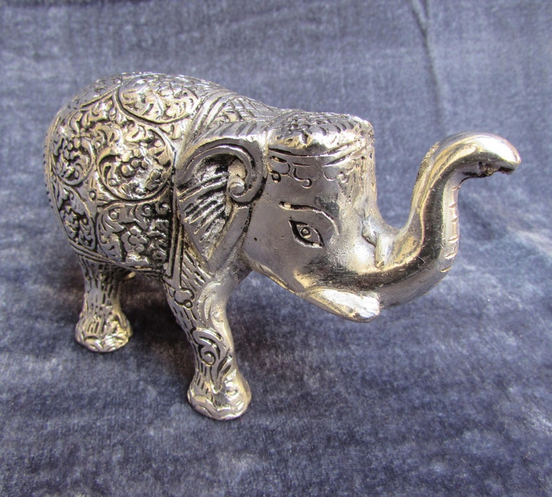 Adorable Vintage Embossed Silver Metal Elephant Figurine: 8 X 13 CM ...