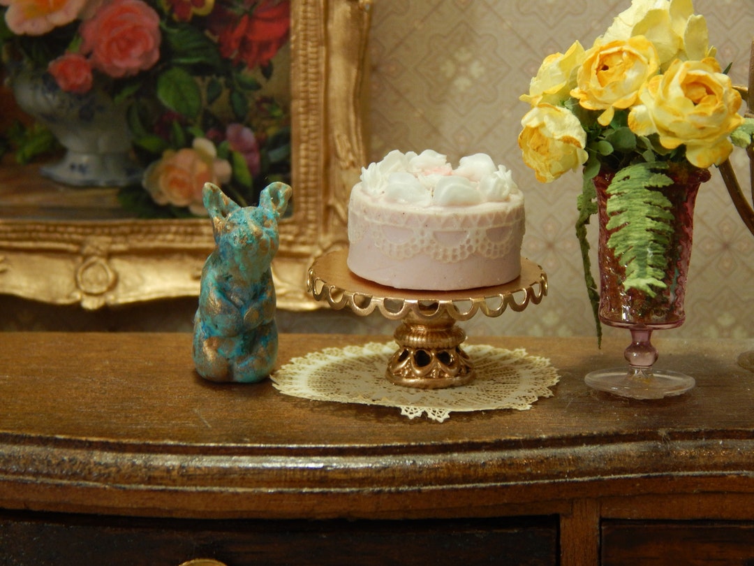 Handmade Miniature Gold Leaf 25 Mm Medium Single Scallop Pedestal Cake ...
