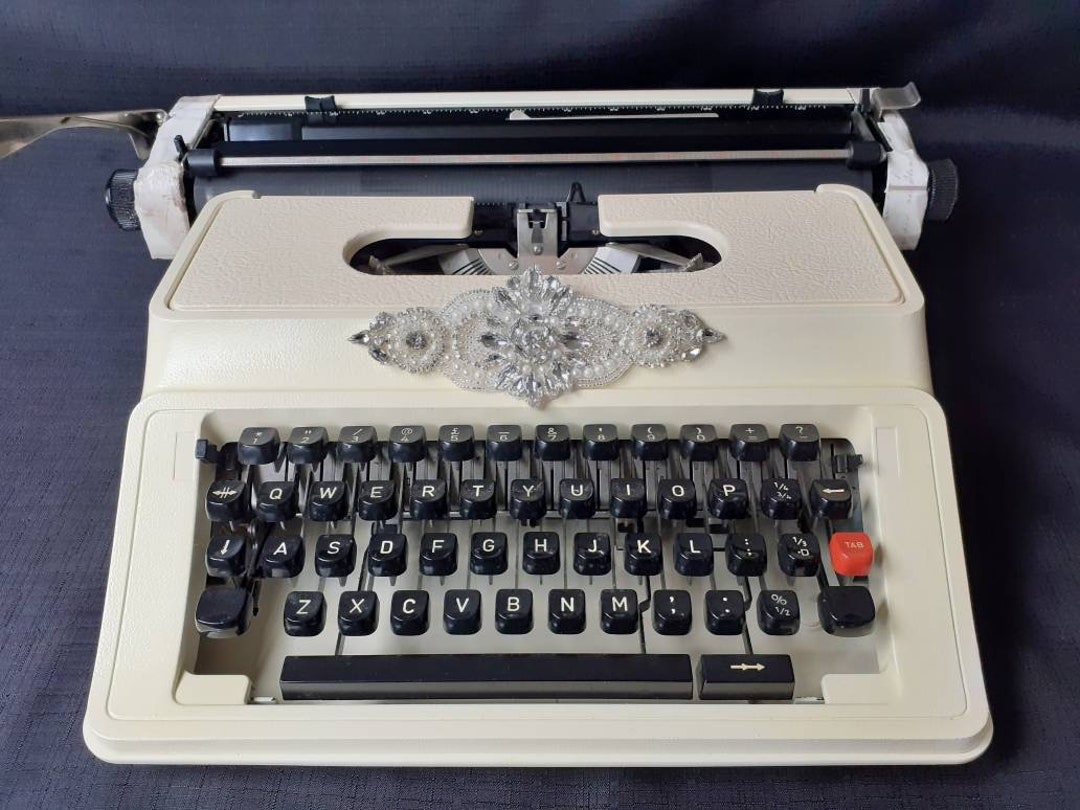 Portable Silver Reed 500 Typewriter Beautifully Redecorated Manual ...