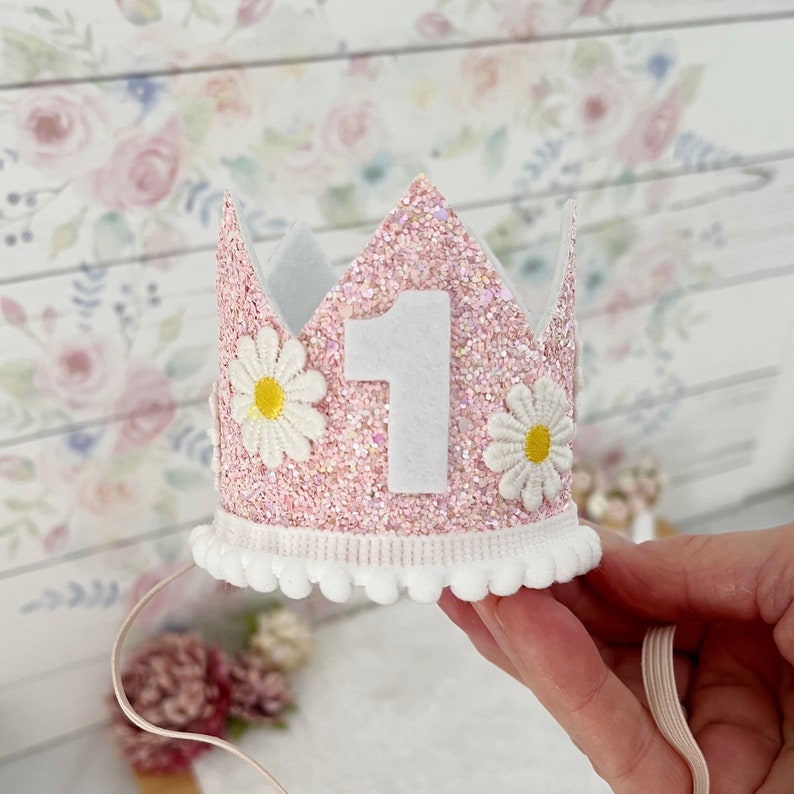 Corona de Daisy para el primer cumpleaños: atuendo bohemio con ...