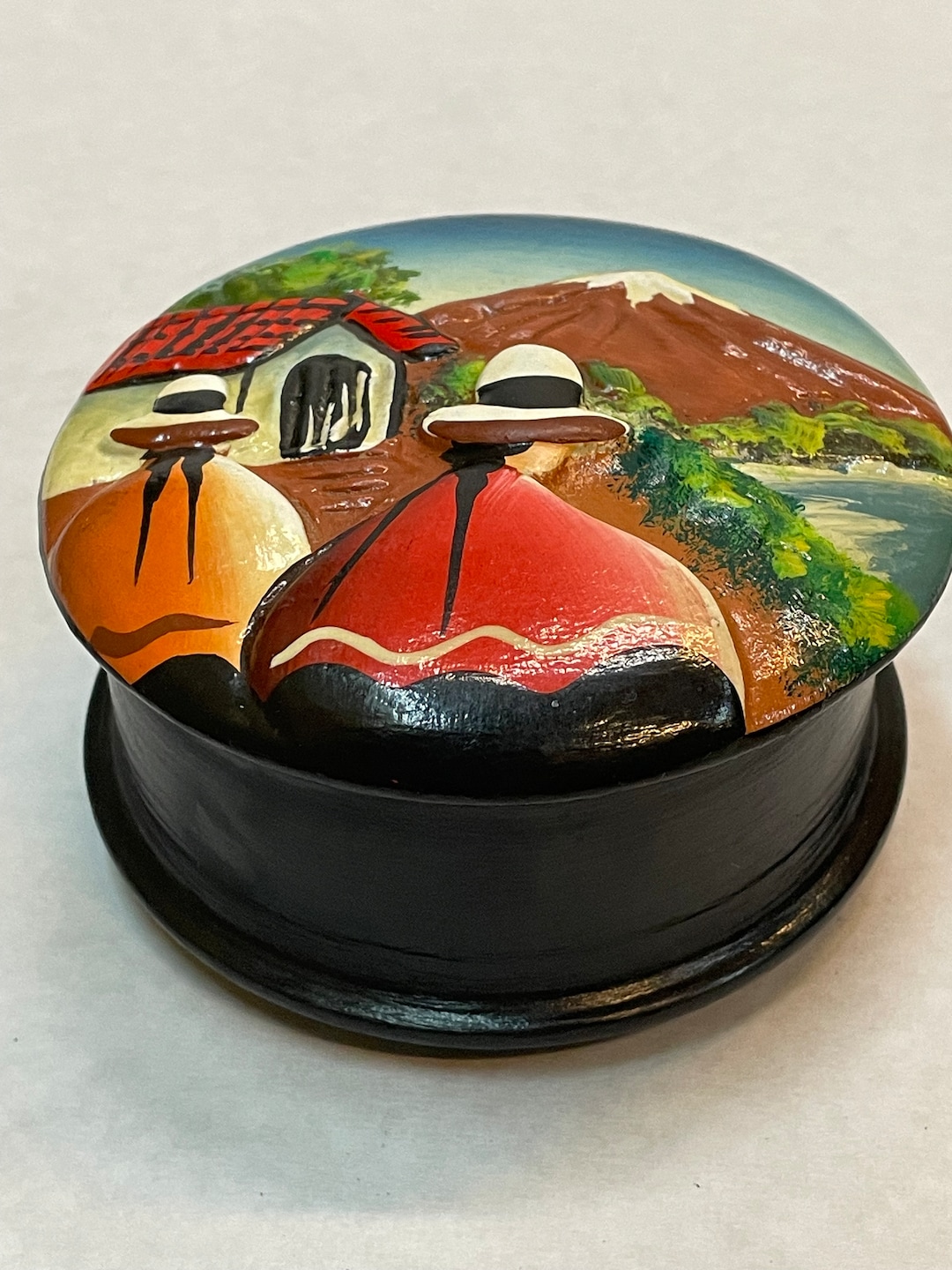 Round Peruvian Box With Lid Hand Made & Painted in Perfect Condition ...