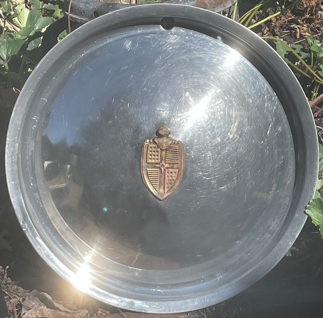 Original 1949 - 50 Lincoln Cosmopolitan Hubcap With Knight Shield ...