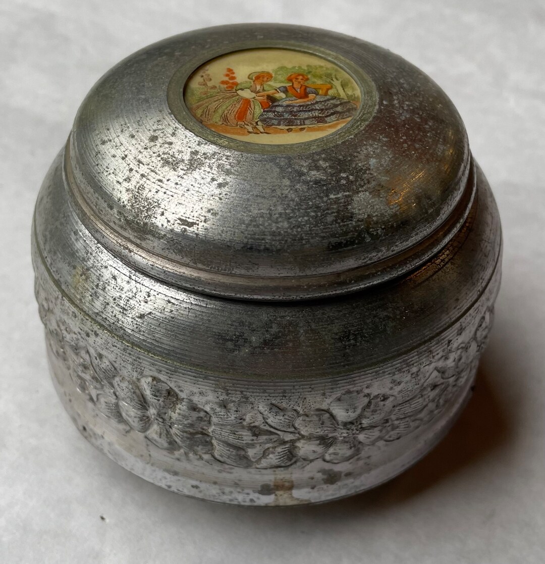 Vintage 1930’s Art Deco Powder Puff Music Box Round Metal Silver Tone ...