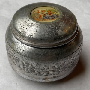 Vintage 1930’s Art Deco Powder Puff Music Box Round Metal Silver Tone ...
