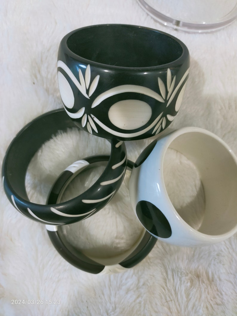 Four Vintage Black and White Bangles - Etsy