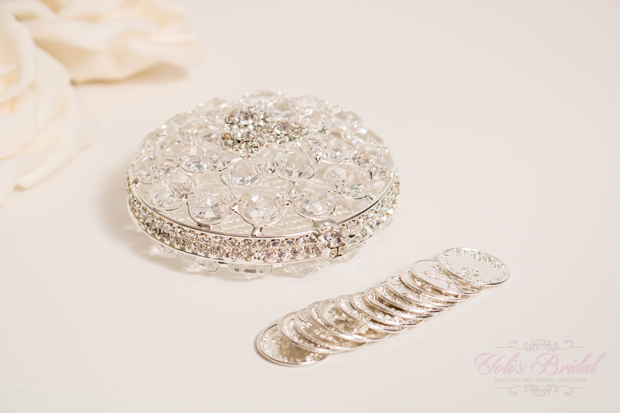 FAST SHIPPING!! Beautiful Sparkling Silver Arras, Crystal Silver ...