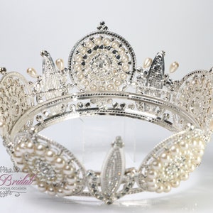 FAST SHIPPING!! Silver Pearls Round Crown, Circular Crown, Full Crown ...