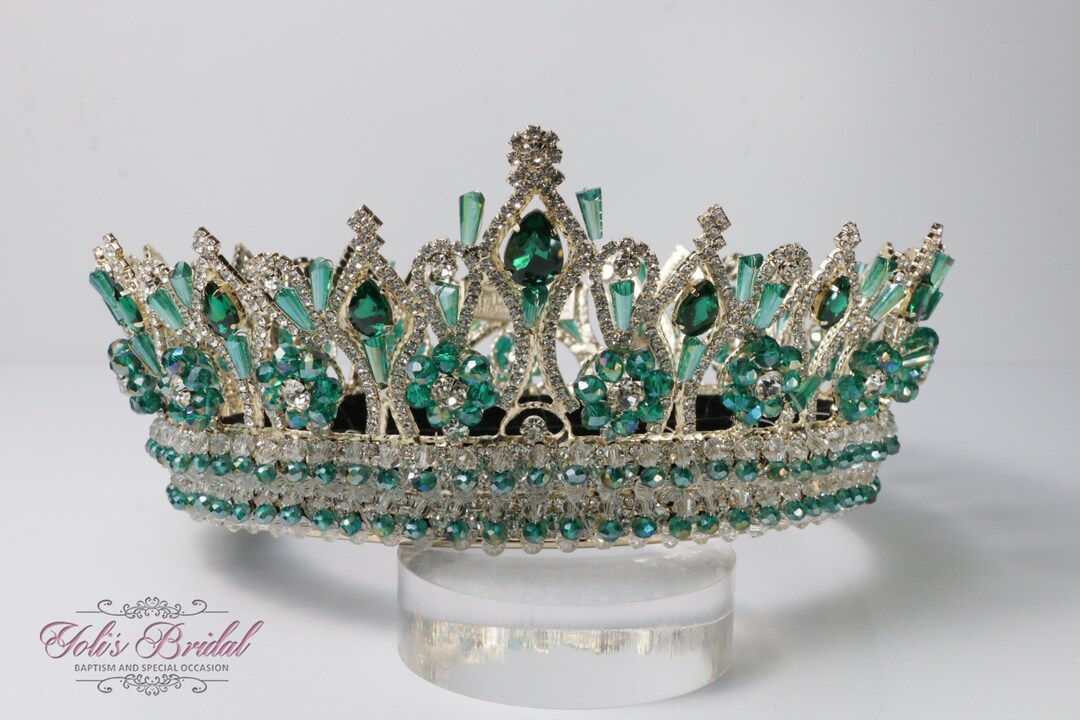 FAST SHIPPING!! Gold Round Crown With Green Stones, Circular, Full ...
