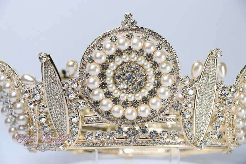 FAST SHIPPING Gold Pearls Round Crown Circular Crown Full - Etsy
