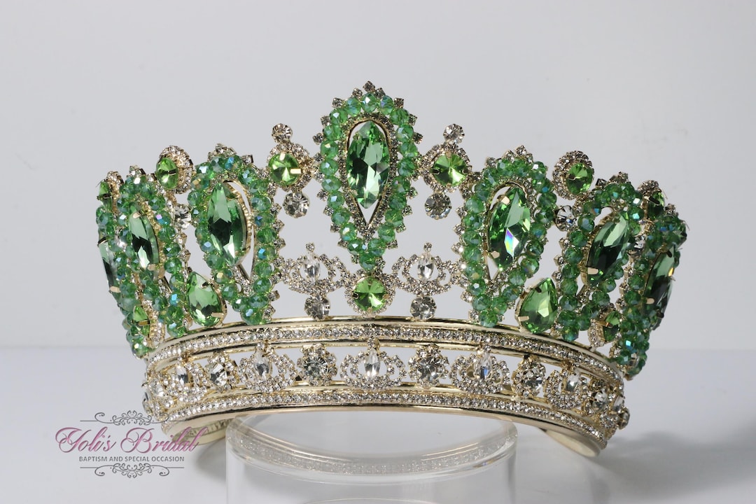 FAST SHIPPING!!! Gold With Apple Green Stones Crown, Gorgeous Gold ...