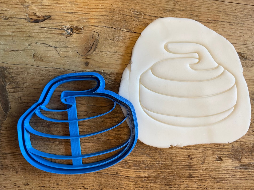 Curling Stone Cookie Biscuit Cutter, Scottish, Chess on Ice, the ...