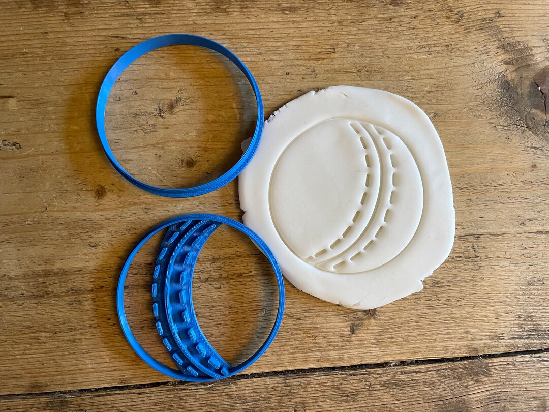 Cricket Ball Cookie/ Biscuit Cutter, Sports, Team, Baking Accessories ...