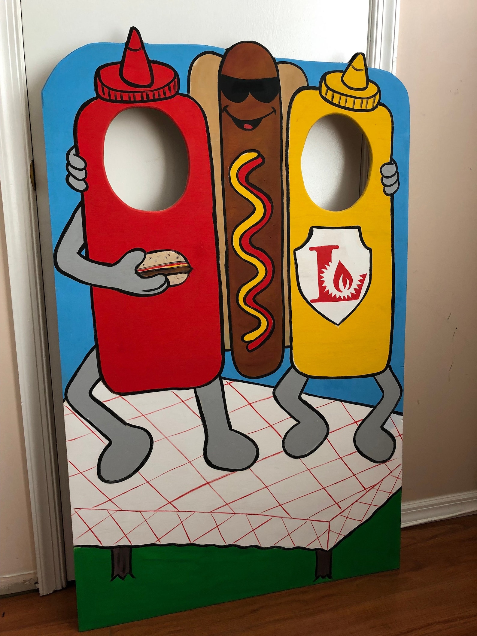 Hand Painted Hot Dog Photo Booth Prop: Festival Face in Hole Stand - Etsy