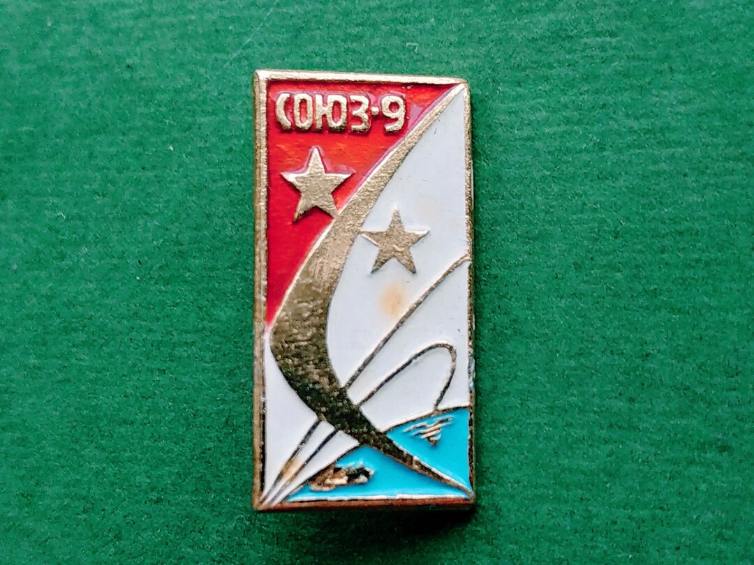 Soyuz-9 / Space Pin / Soviet Pin / Collectible Badge / Made in - Etsy