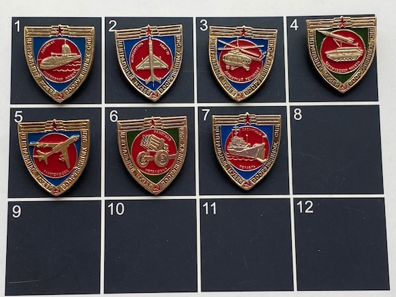 RARE Museum of the Armed Forces. Weapons Pin. Vintage… - Gem