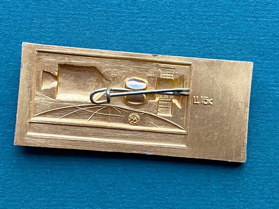 Soyuz-Apollo Pin. Vintage collectible badge, Soviet V… - Gem