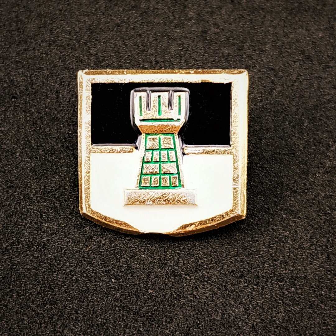 Chess Pin. Sport Collectible. Vintage Collectible Badge - Etsy
