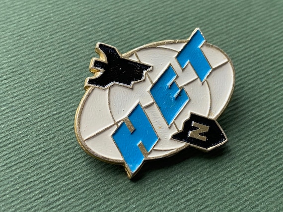 Soviet Rocket Pin. Vintage collectible badge USSR А6 - Gem