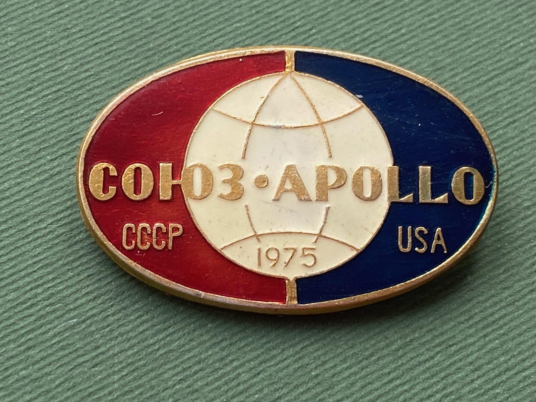 Soyuz-apollo 1975 Pin. Vintage Collectible Badge, Soviet Vintage Pin ...