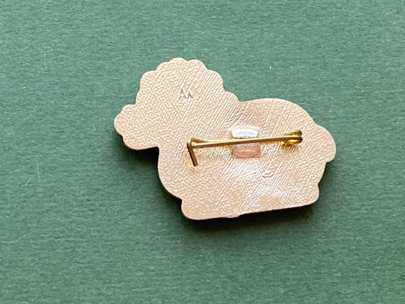 RARE Lamb Pin. Vintage collectible badge, USSR А8 - Gem